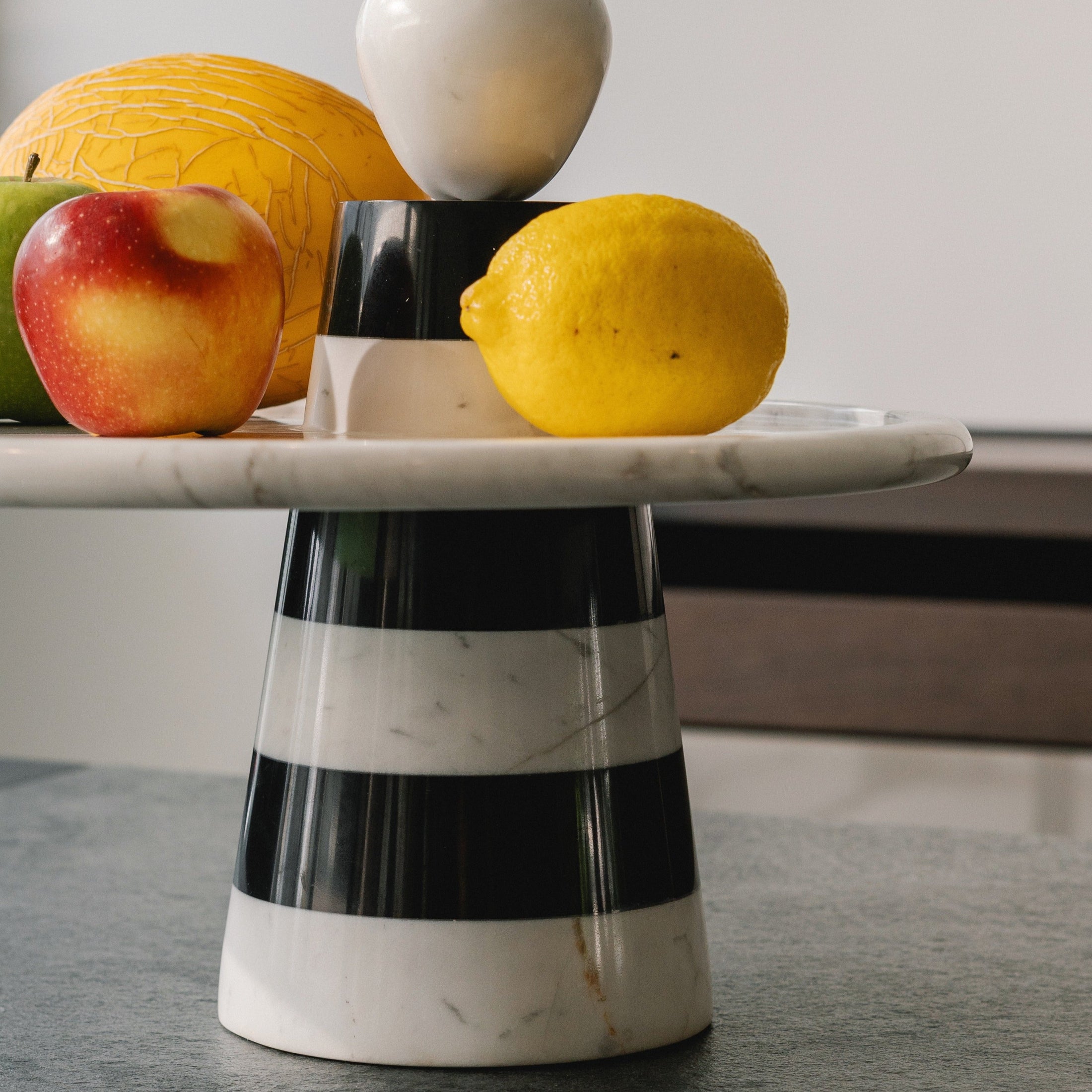 Fruity twister stand – Marble & Co.