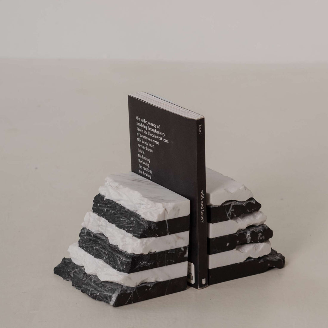 Carmen Marble Book Stand – Marble & Co.